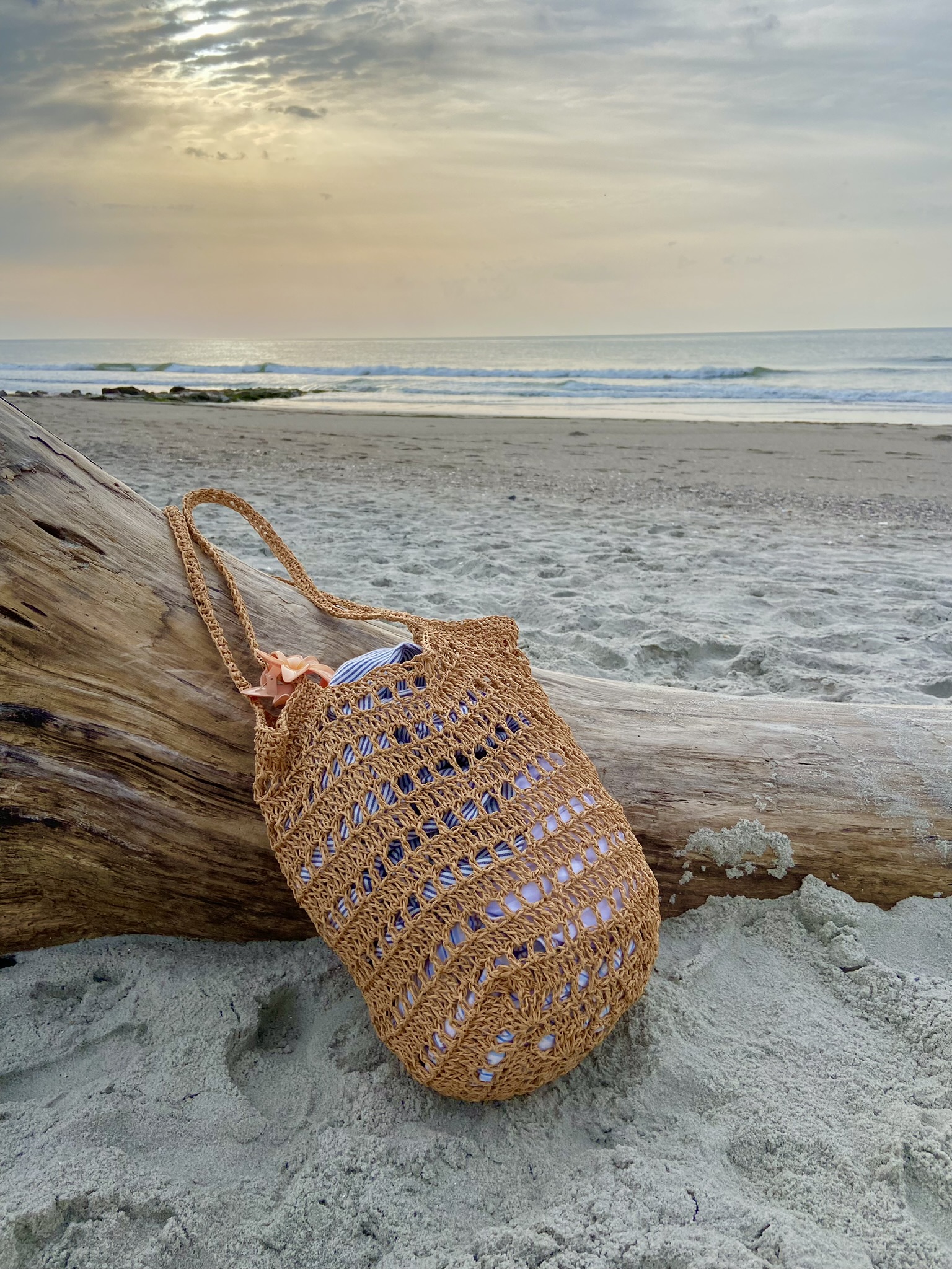EASY Crochet Lake Beach Bag - FREE Pattern + Video Tutorial - Hayhay ...